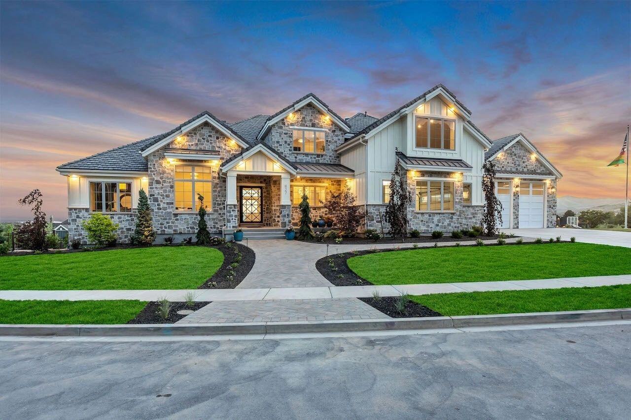 Luxury Custom Home Portfolio | E Builders